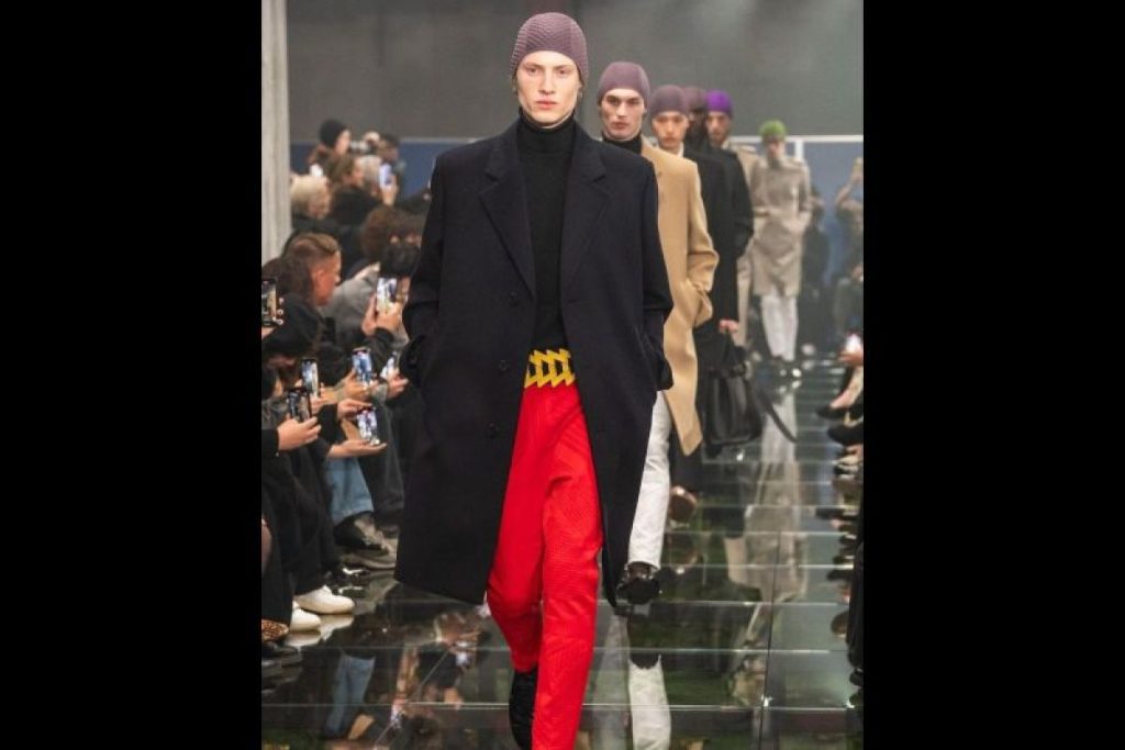 Mengenal Lebih Dekat Brand Baju Prada dan Koleksi Terbarunya – Holiday Inn Dunes Liburan Nyaman ...